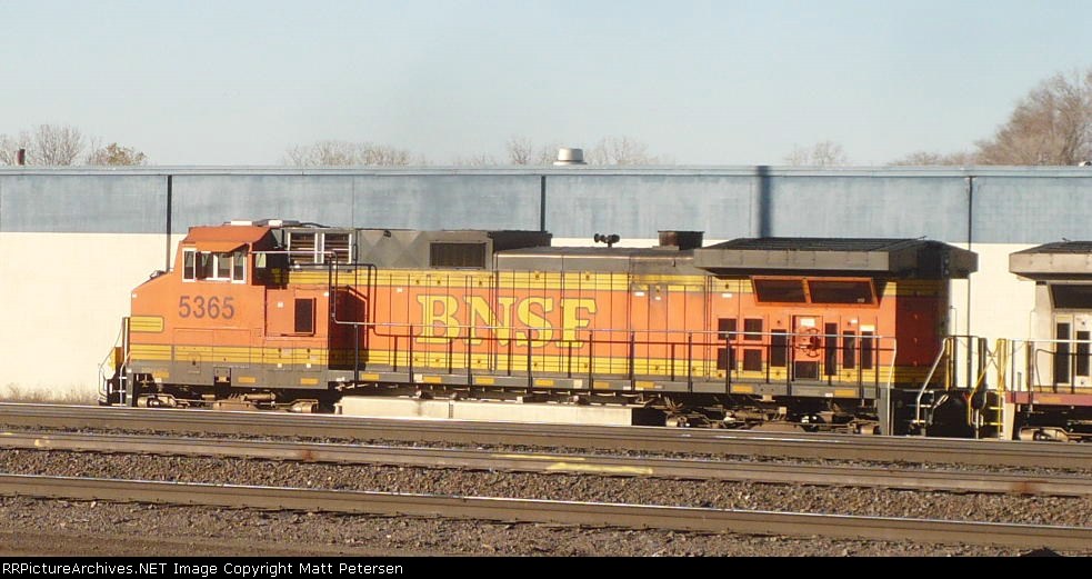BNSF 5365